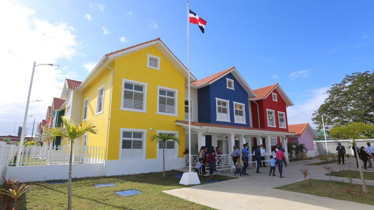 La primera dama y la directora del Inaipi inauguran servicios en dos ...