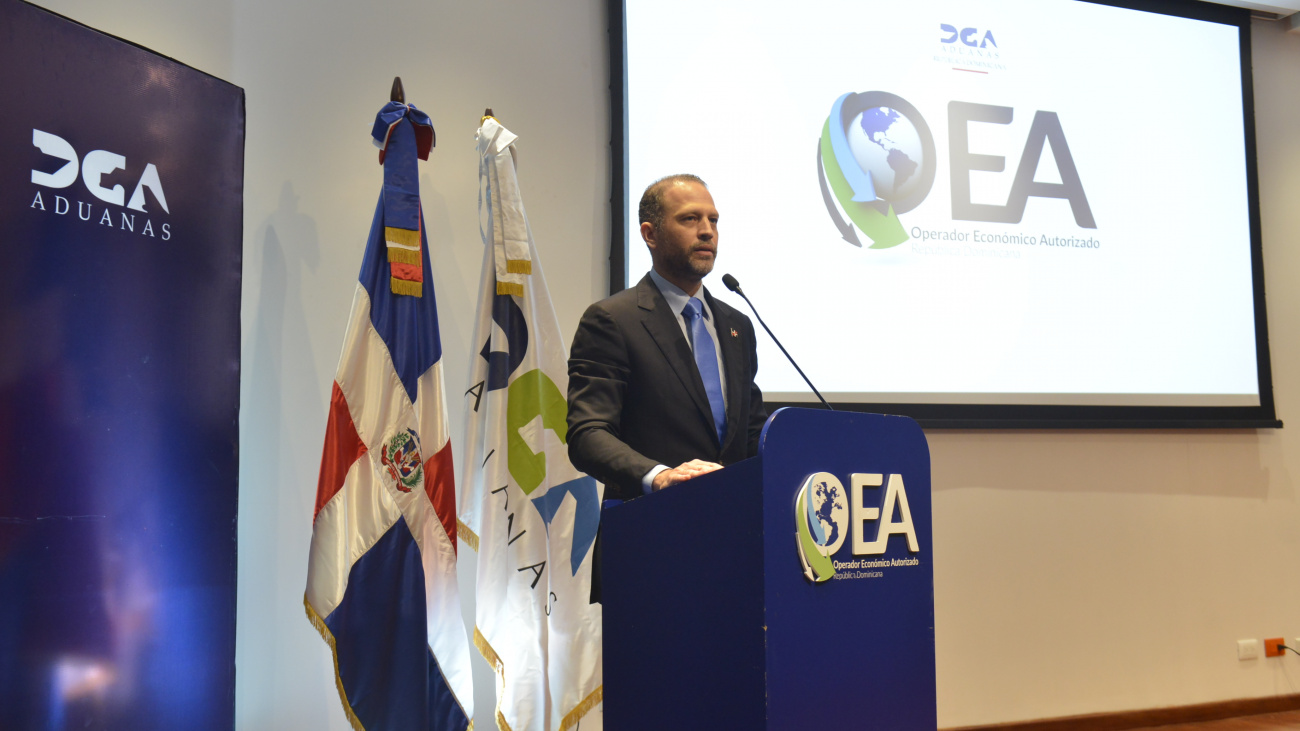 Dirección General de Aduanas certifica 57 empresas como Operador ...