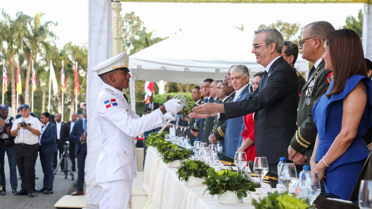 Presidente Abinader encabeza Sexagésima Primera Graduación Ordinaria de ...