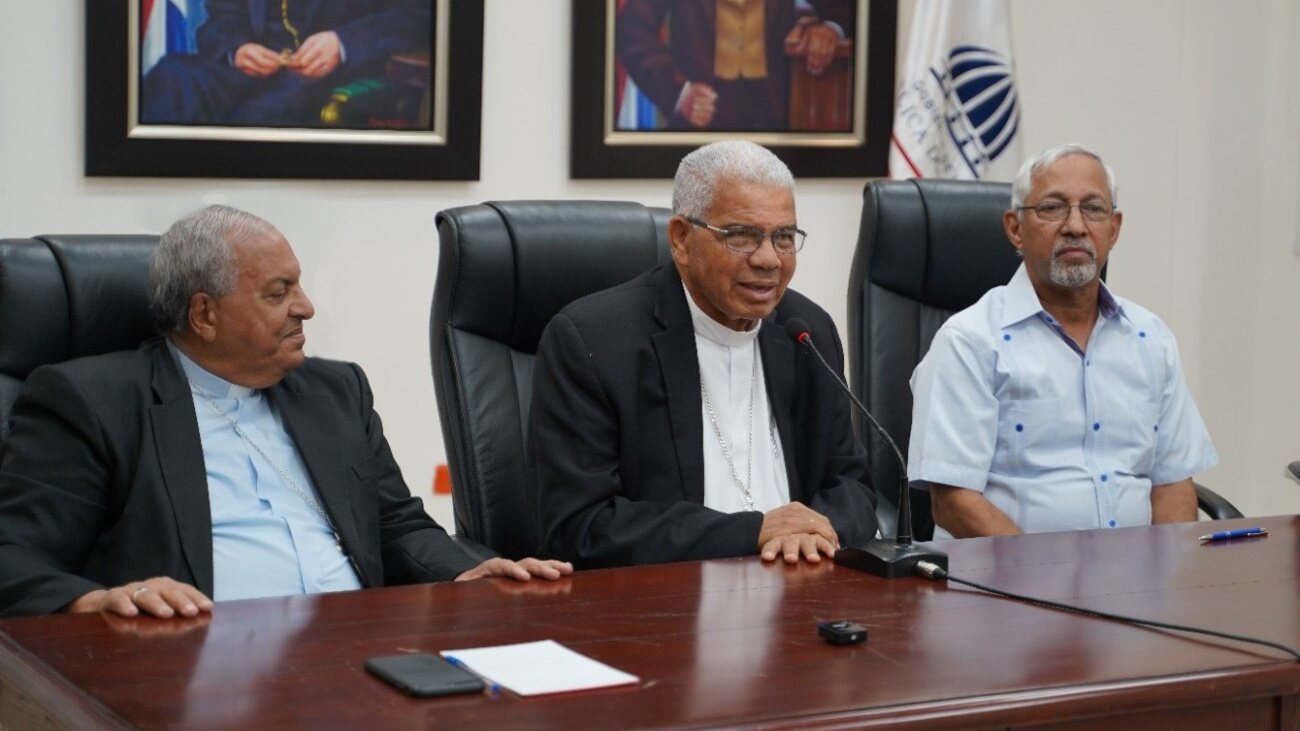 MINERD y la Iglesia Católica firman ocho acuerdos en beneficio de 6,000 ...